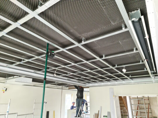 Verbouwing met Akoestisch Plafond en Domotica - ADS Projectbouw ...